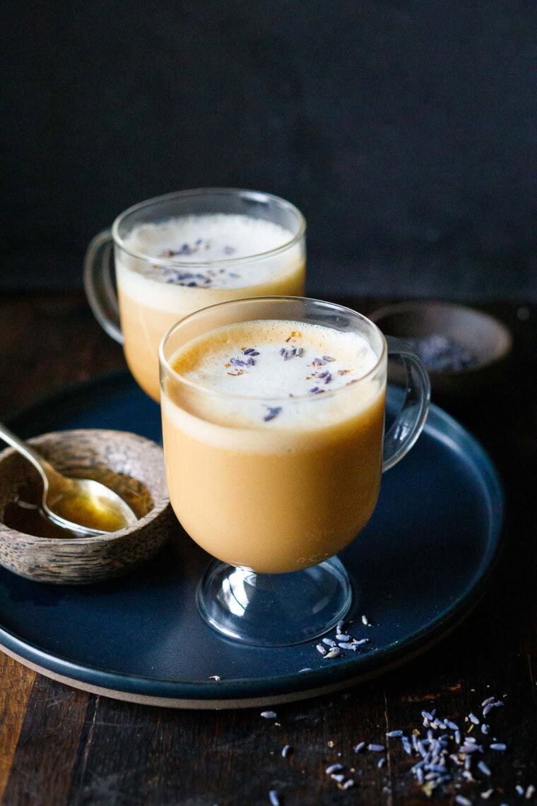 Cozy London Fog Latte Recipe (aka Earl Grey Tea Latte) - Feasting At Home