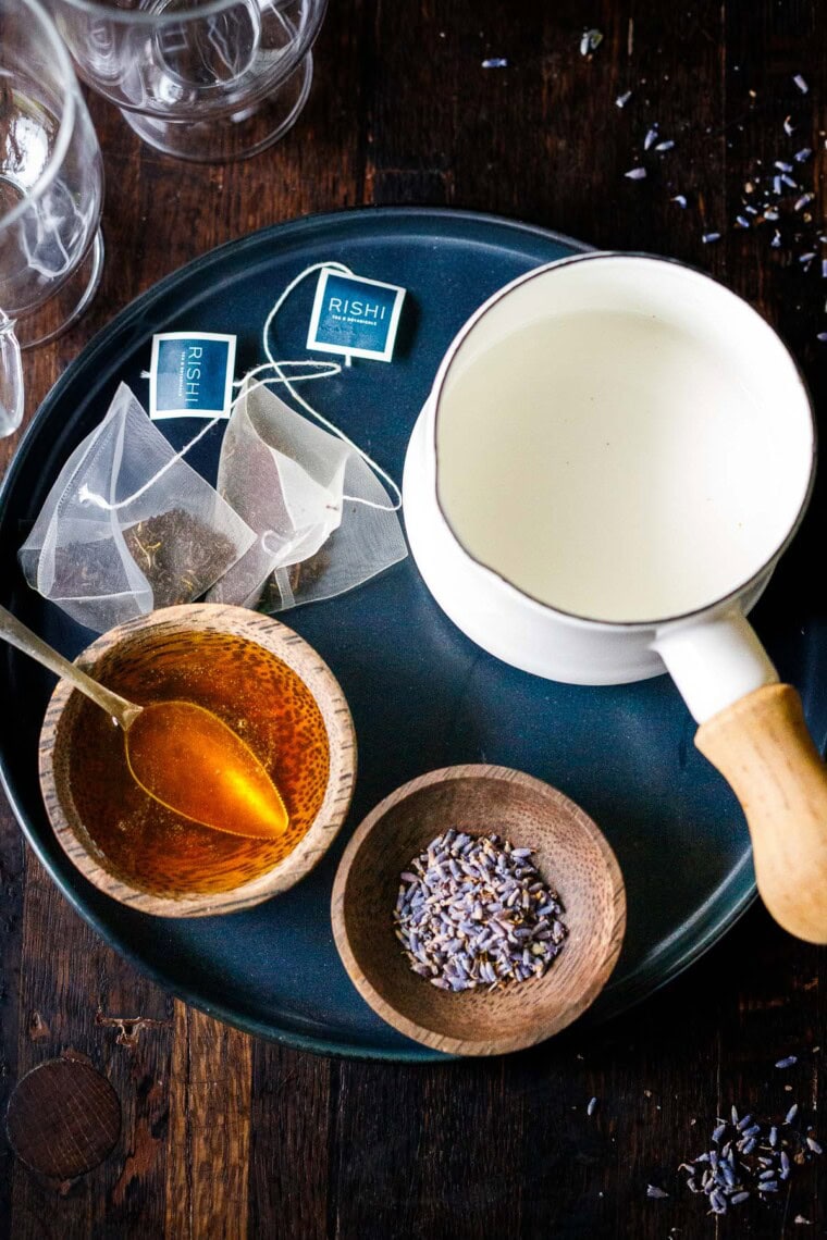 Cozy London Fog Latte Recipe (aka Earl Grey Tea Latte) - Feasting At Home