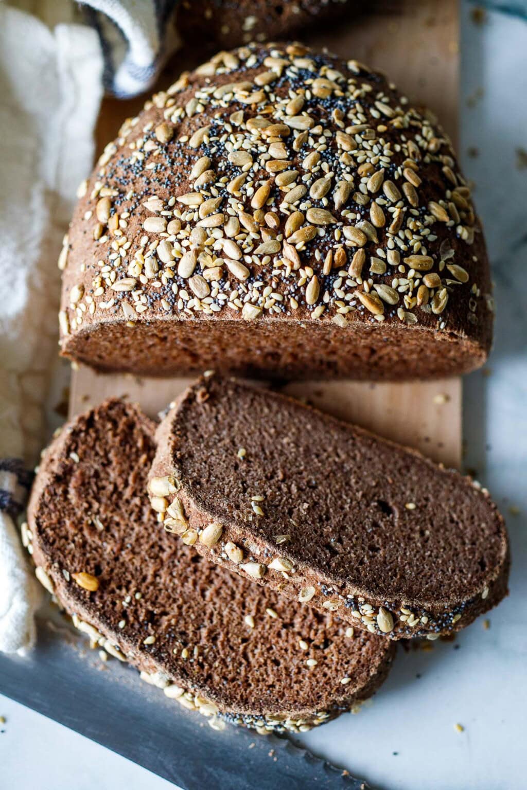 The 4 Best Dutch Ovens for Bread Baking 2022 | Feasting At Home